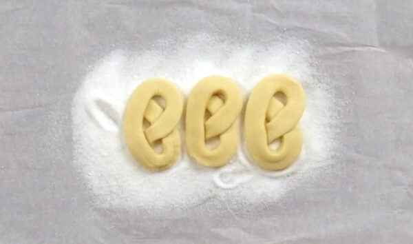 Krakelingen: Sweet Dutch Pretzel Cookies (Quick and Easy) - Toine’s Kitchen